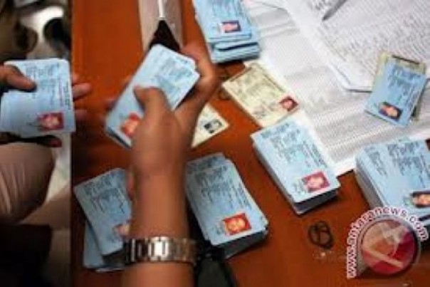 Setelah Kasus Satu Karung E-KTP di Duren Sawit, Kali Ini Ditemukan 1. ...